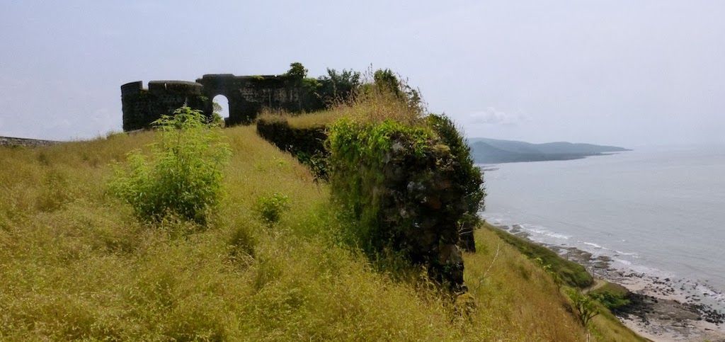 Cycling to Korlai Fort - Morro de Chaul